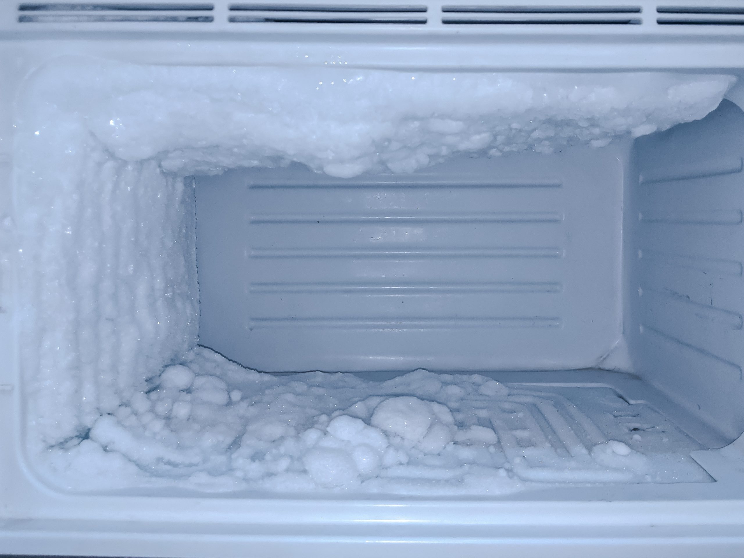 How to Stop Ice Build-Up in Your Freezer and Fridge - Blog | The Seal ...